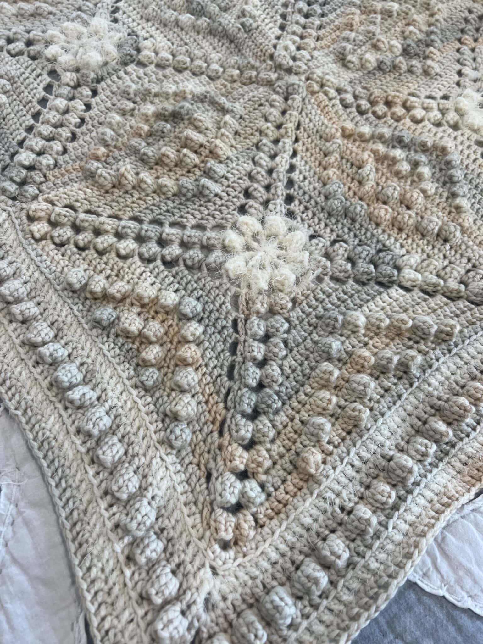 I crocheted the viral Fenya Blanket by Dada's Place - Kelsey Jane Designs